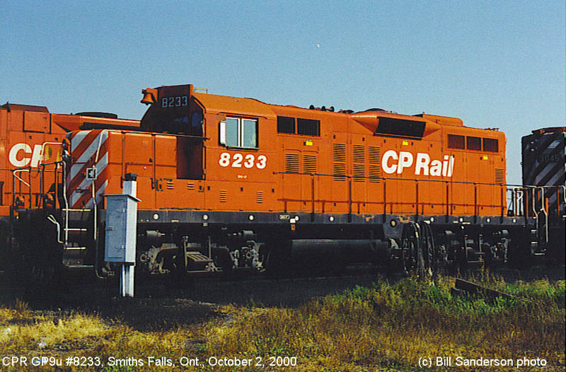 GP9u 8233